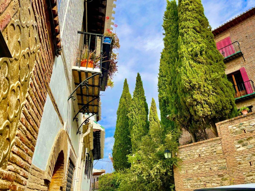 Free Tour Judería: Realejo & Mauror. - Lolita's Tours Granada